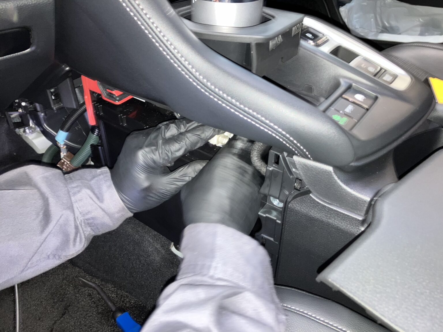 インサイト ZE4 バッテリー交換 | BMWの故障修理・鈑金・メンテナンス・車検なら大阪の双輪自動車